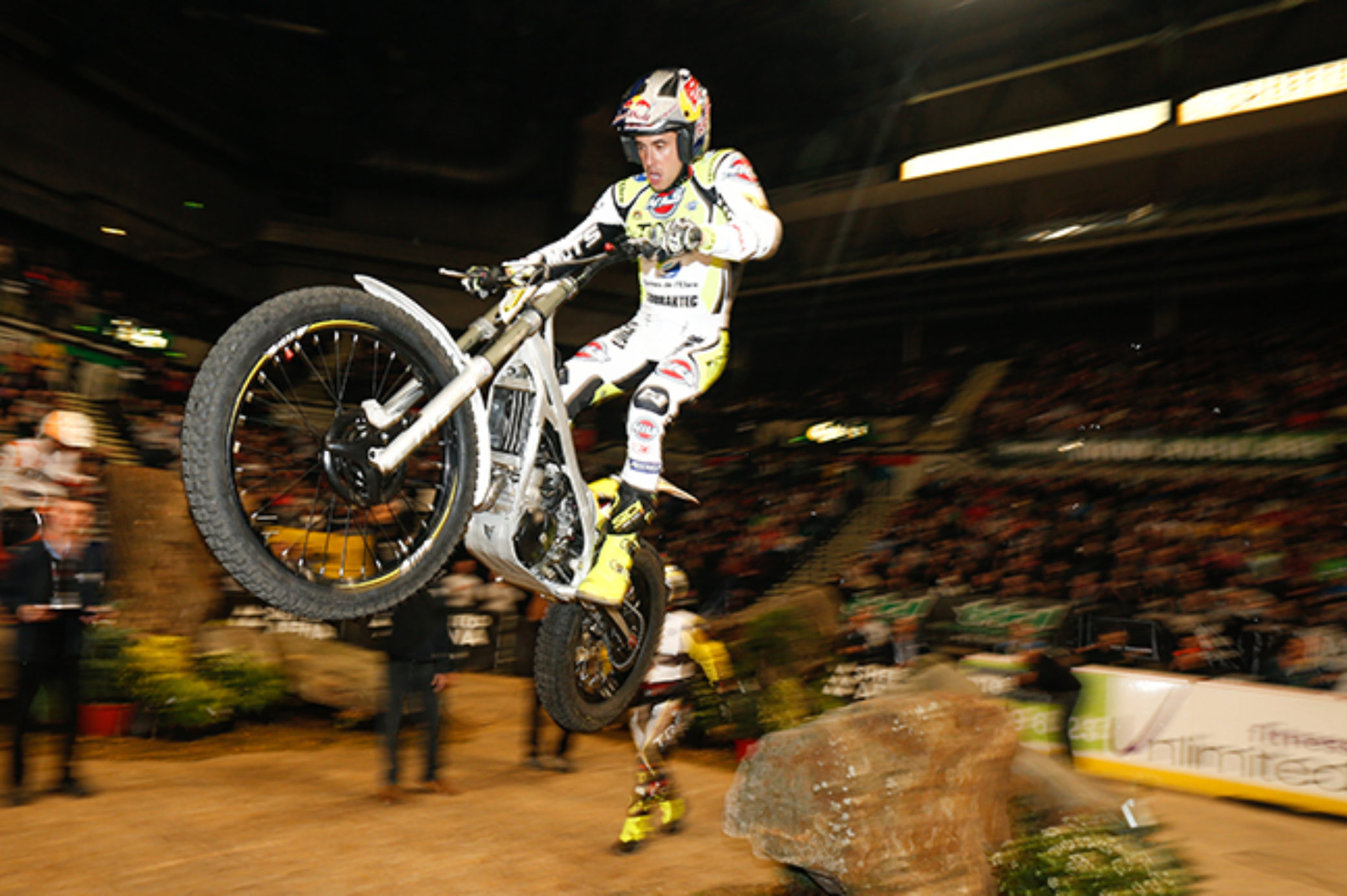 Video: 2016 FIM X-Trial World Championship - Sheffield