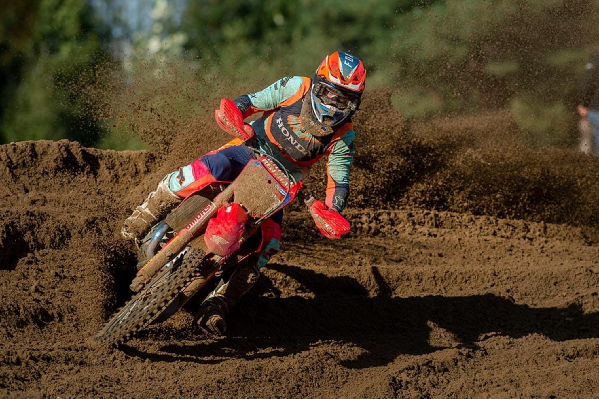 Tim Gajser takes 10th race win of season – increases points lead