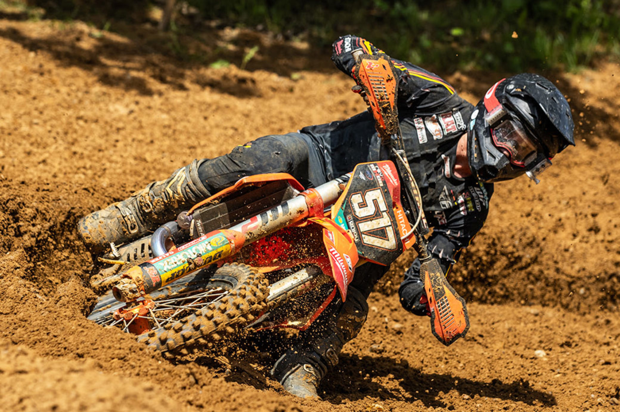 Isak Gifting back in British MX2 title hunt after sweeping Canada Heights